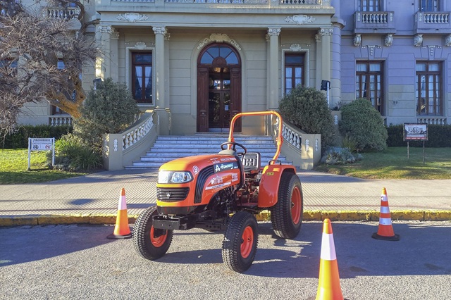 Fm Del Sol 104.3 Mhz - El Municipio adquirió un nuevo tractor para el ...